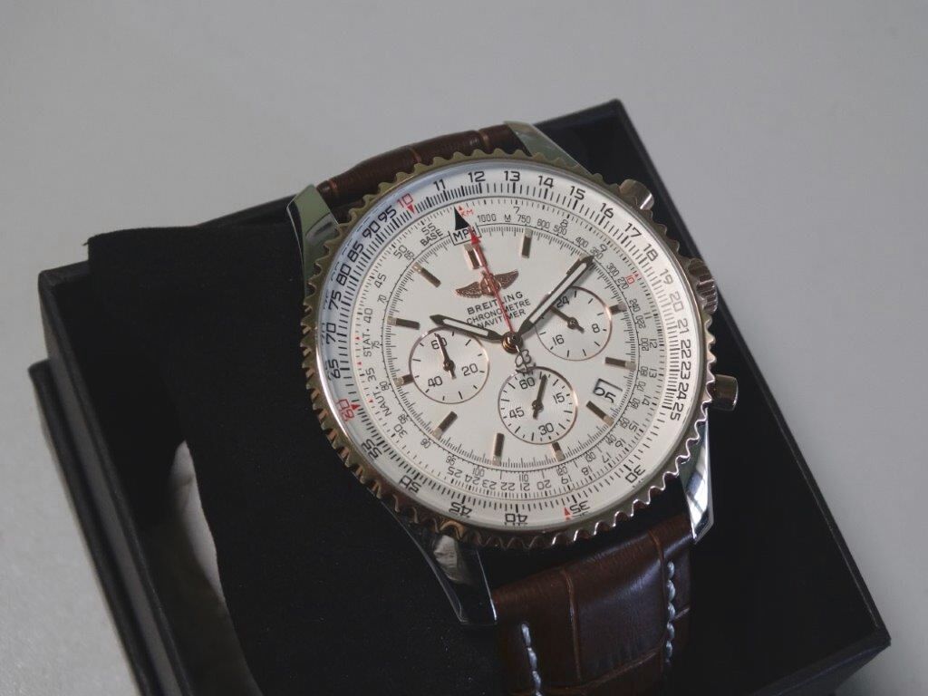 Breitling Navitimer Chronograph 46 - Fahrzeuge
